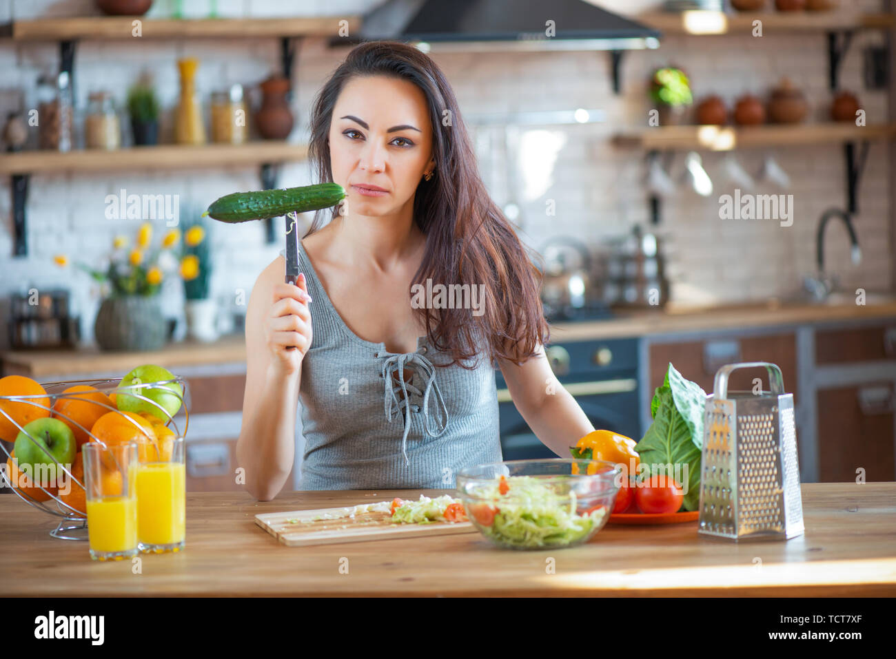 Angry wife revenge hi-res stock photography and images - Alamy