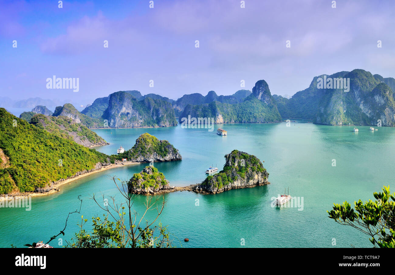 Karst landforms in the sea,the world natural heritage - halong bay ...