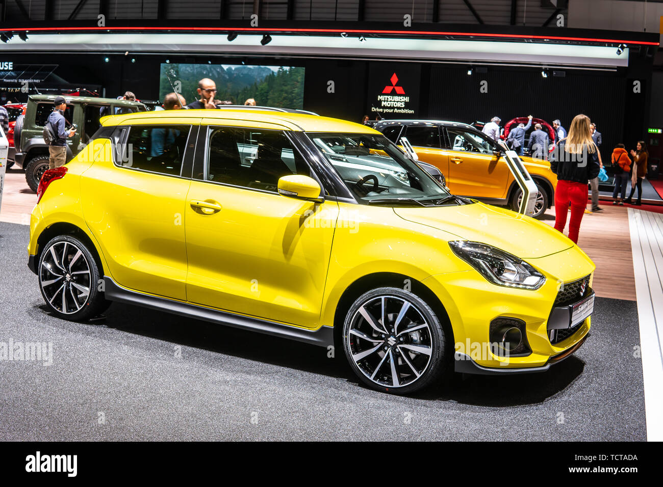 Suzuki swift engine hi-res stock photography and images - Alamy