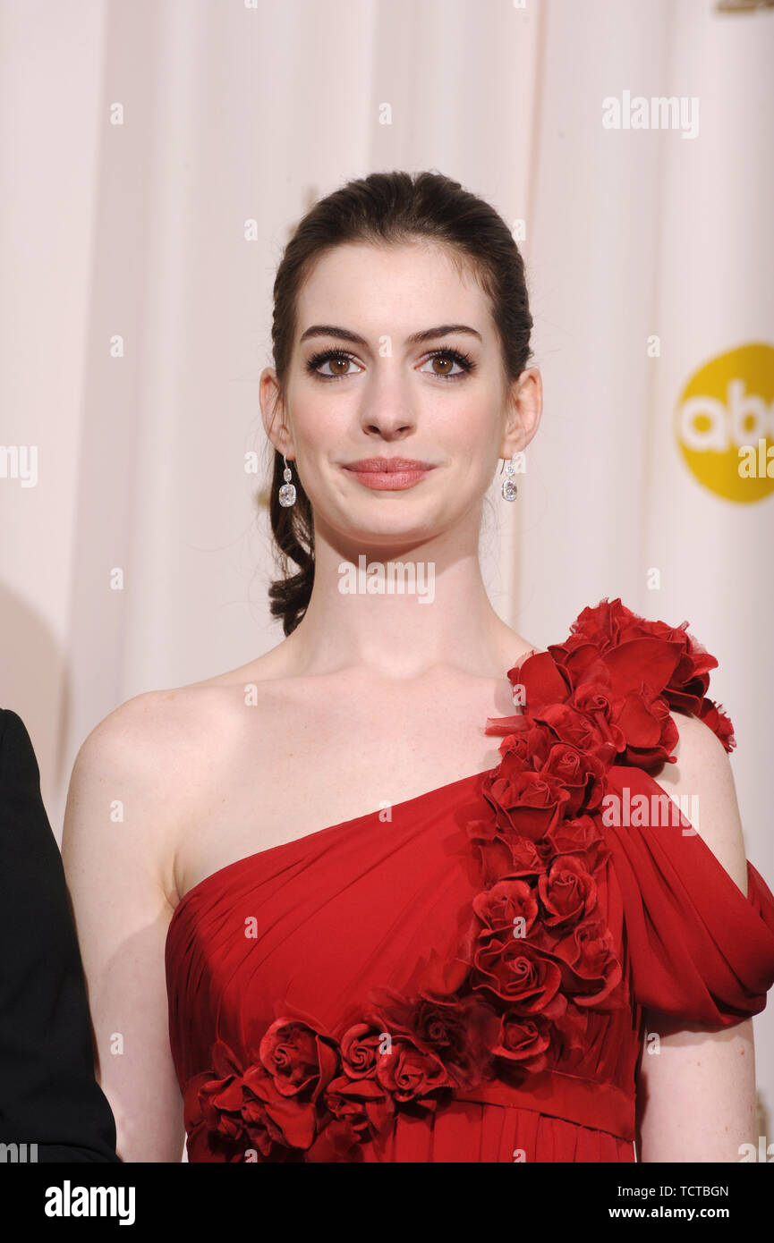 Anne hathway hi-res stock photography and images - Alamy