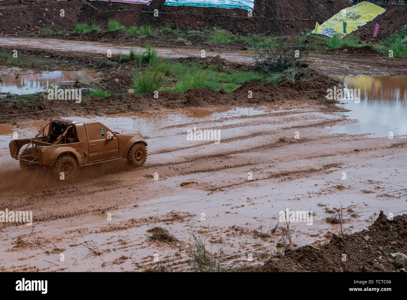 Land Cruiser Outdoor Car Cross Country Competition Stock Photo - Alamy