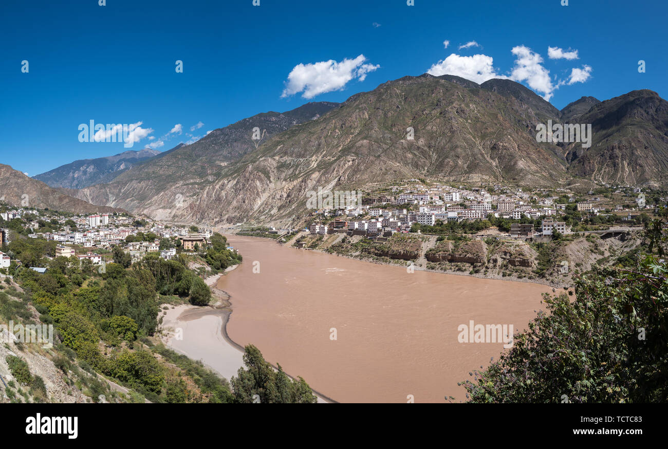 Deqin hi-res stock photography and images - Alamy