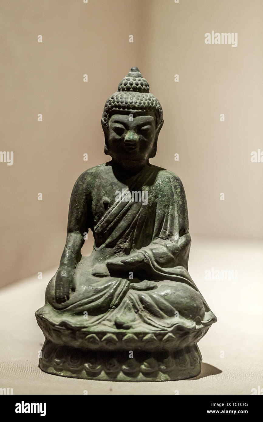Copper Buddha statue in Ming Dynasty Stock Photo - Alamy