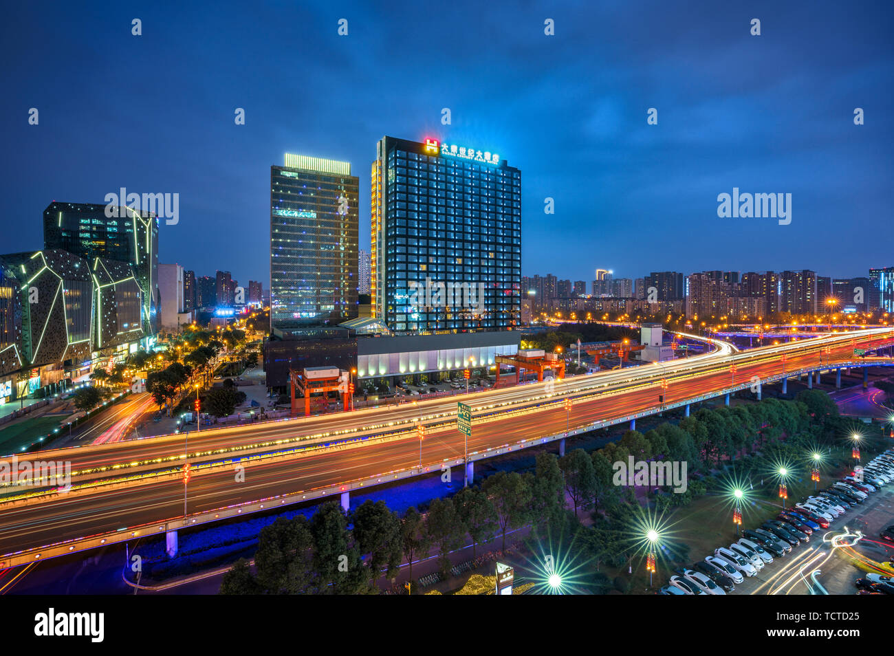 Chengdu train station hi-res stock photography and images - Alamy