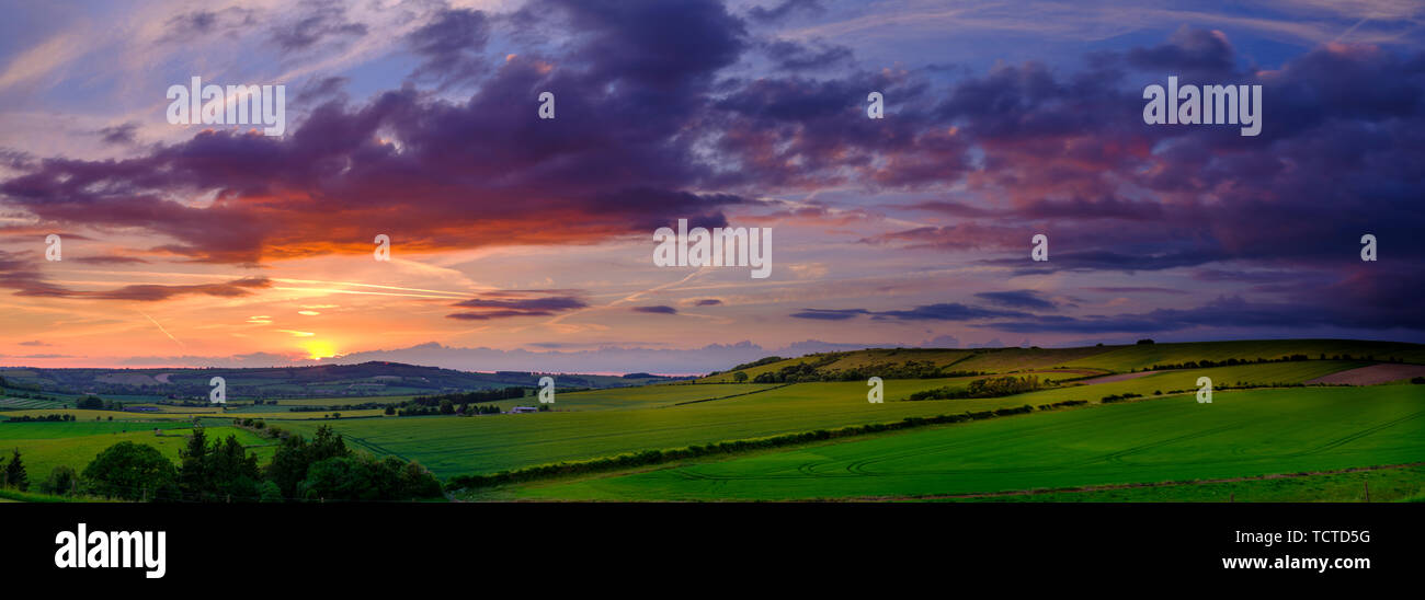 West meon trail hi-res stock photography and images - Alamy