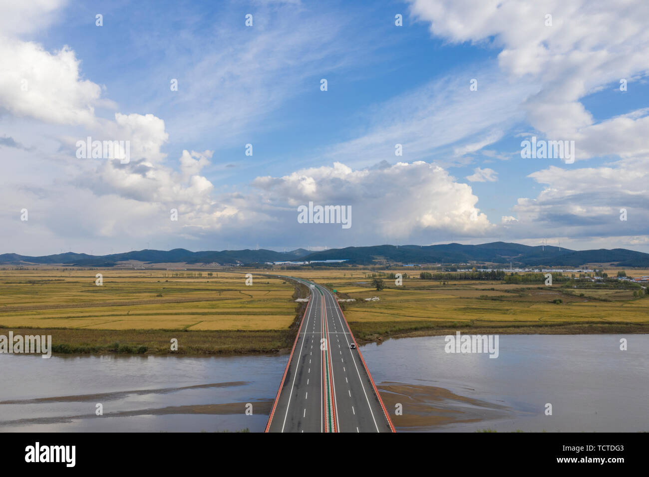 Sino-Russian border lake Xingkai lake autumn color Stock Photo - Alamy