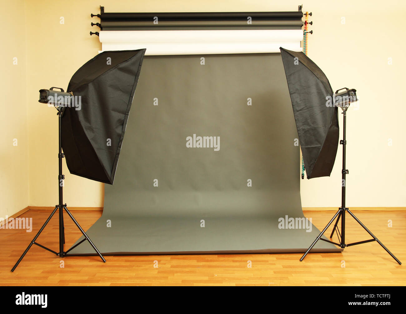 Empty photo studio with lighting equipment Stock Photo - Alamy
