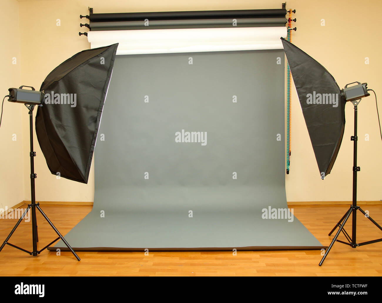 Empty photo studio with lighting equipment Stock Photo - Alamy