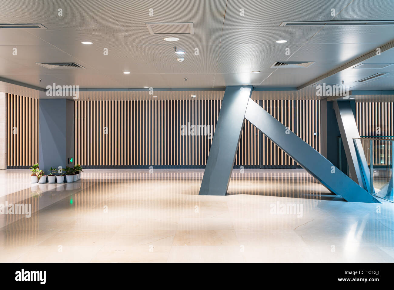 Top floor steel structure hi-res stock photography and images - Alamy