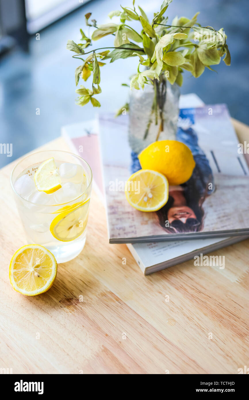 The one lemon tea hi-res stock photography and images - Alamy