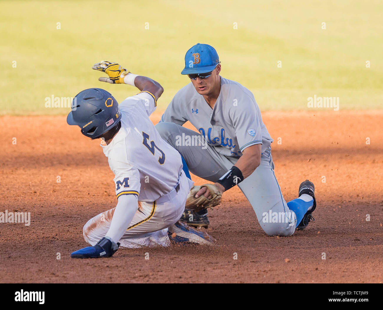 Los Angeles, CA, USA. 08th June, 2019. UCLA infielder(33) Chase Strumpf ...