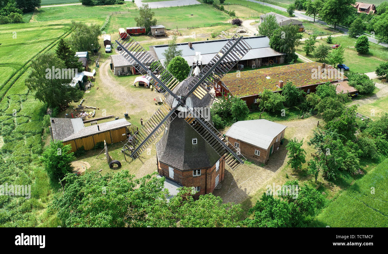 Milling sites hi-res stock photography and images - Alamy
