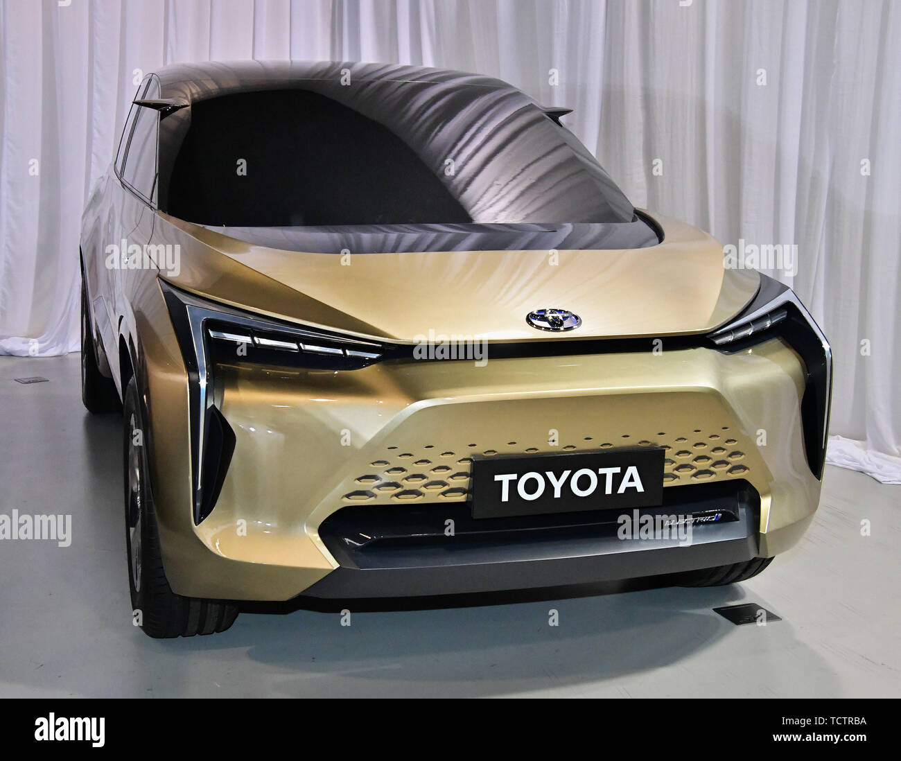 Tokyo mega web hi-res stock photography and images - Alamy