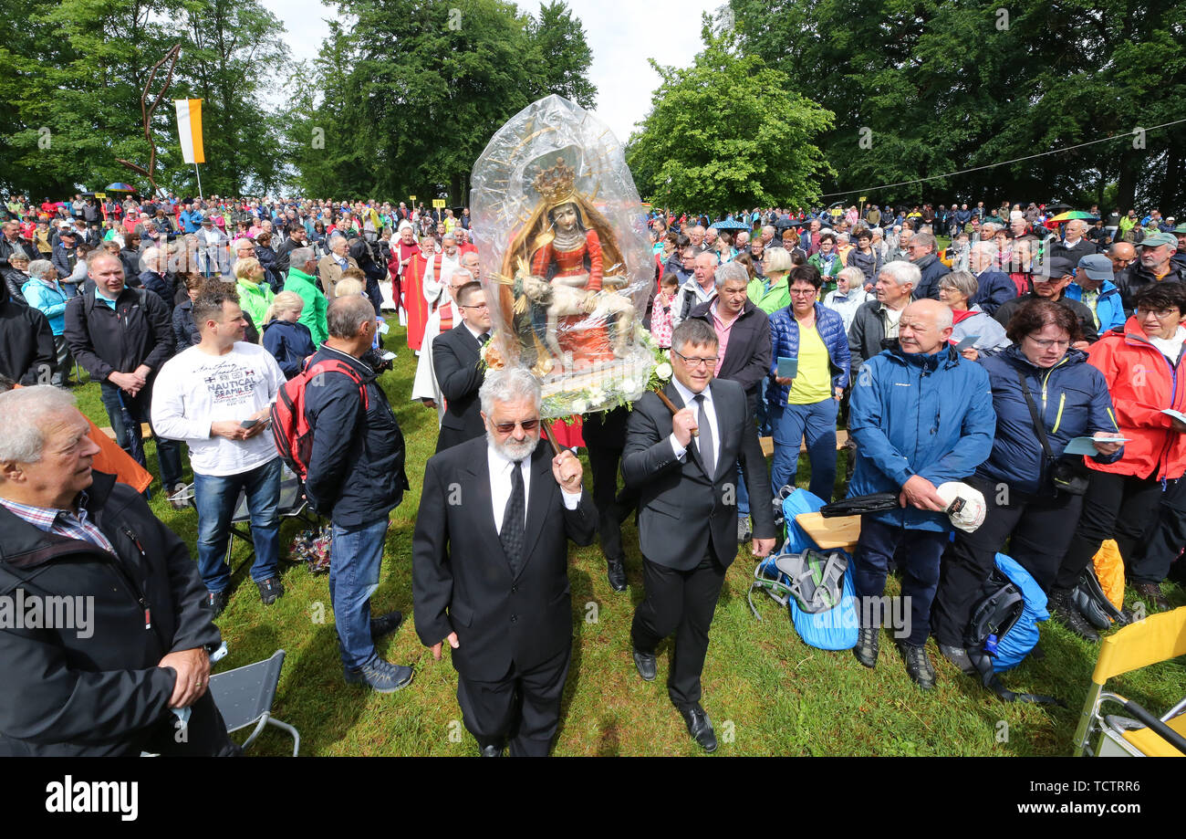 Uttenweiler Offingen, Germany. 10th June, 2019. A statue of Mary is ...