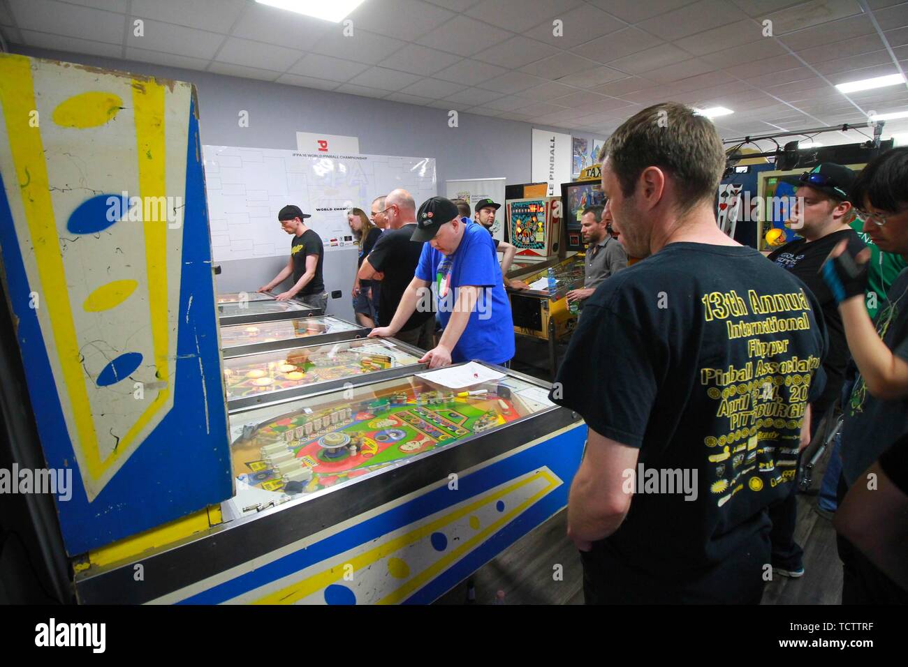 Pinball flipper hi-res stock photography and images - Alamy