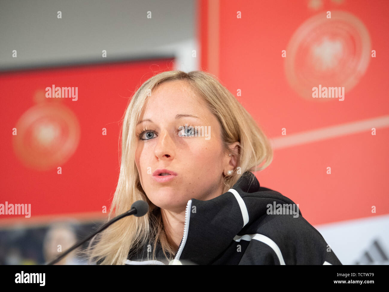 10 June 2019, France (France), Marcq-En-Bar·ul: Football, women: World ...