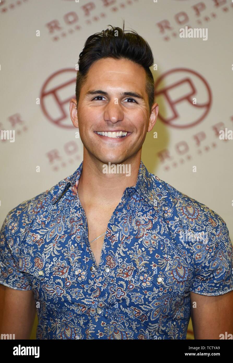 Justin adams hi-res stock photography and images - Alamy