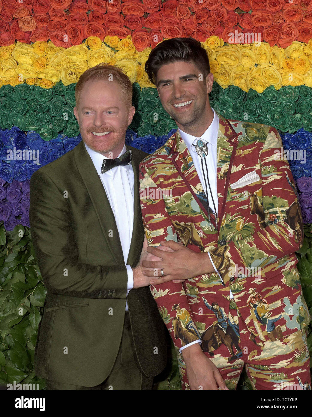 NEW YORK, NEW YORK - JUNE 09: Jesse Tyler Ferguson, Justin Mikita ...