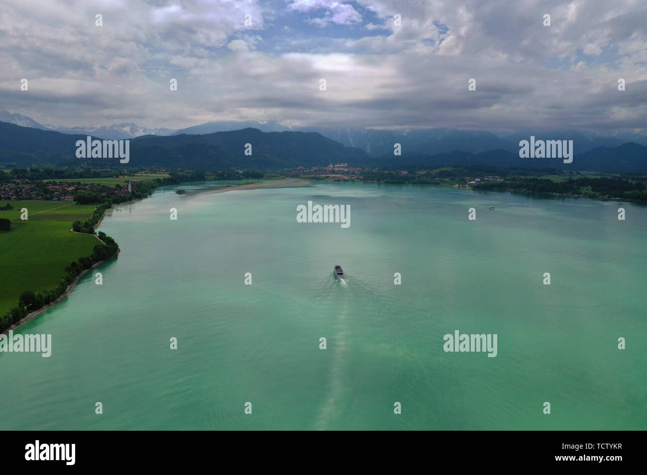 Schwangau, Germany. 10th June, 2019. A boat of the ...