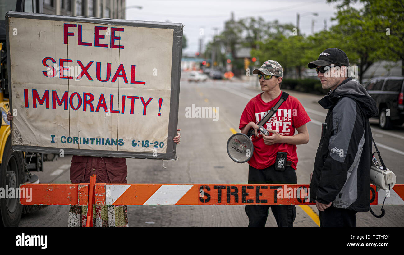 Milwaukee, Wisconsin, USA. 9th June, 2019. ''NICHOLAS HEALD'' (far ...