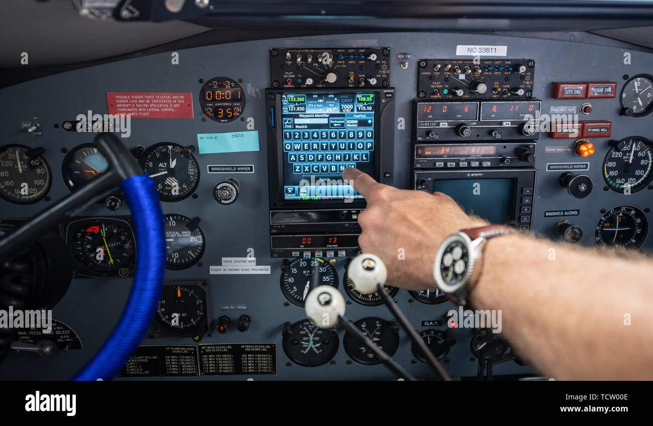 10 June 2019, North Rhine-Westphalia, Büren: The flight captain of a ...