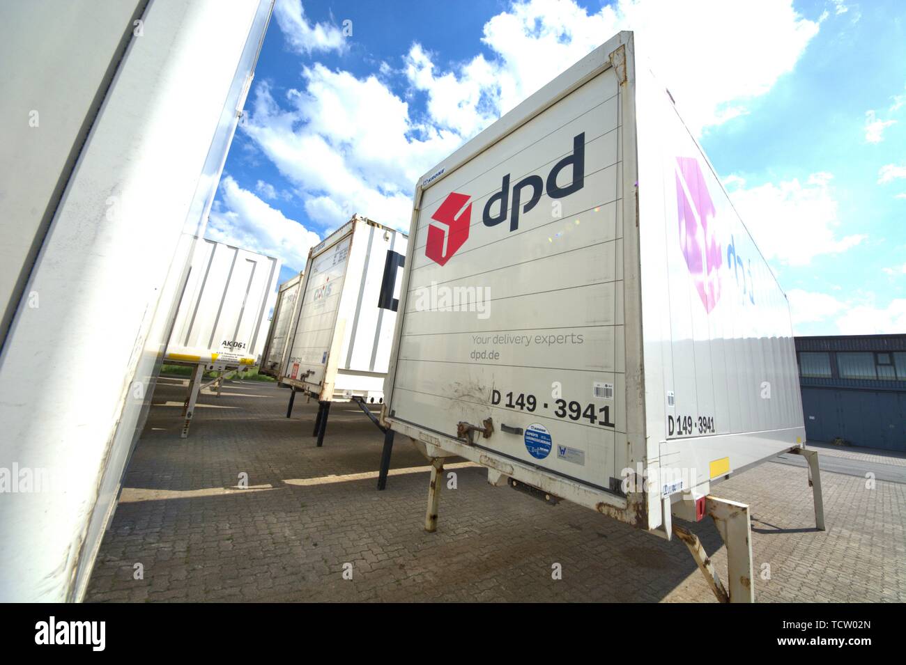 20ft container hi-res stock photography and images - Alamy