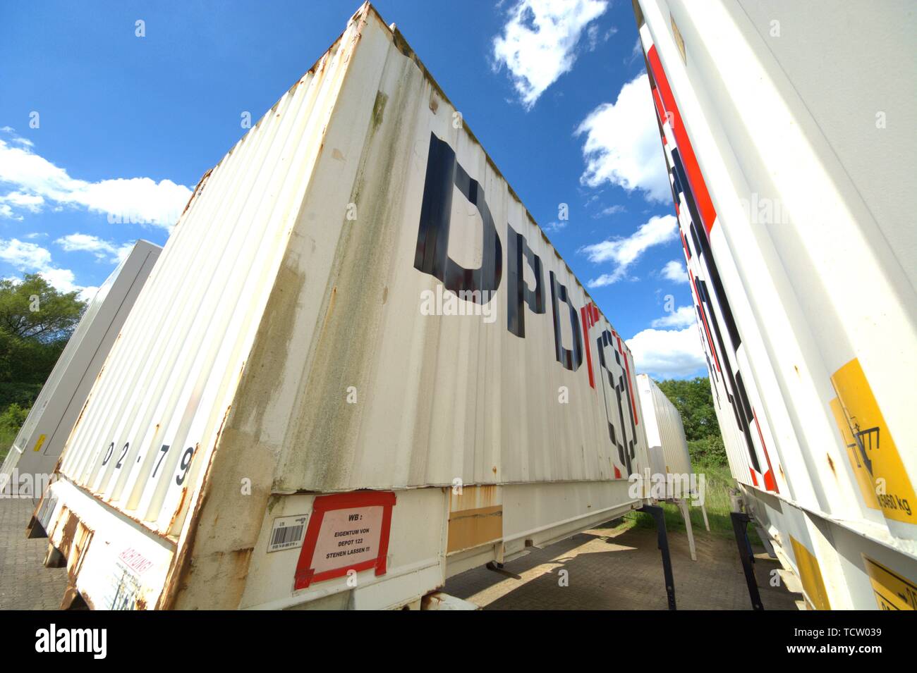 Dpd distribution depot hi-res stock photography and images - Alamy