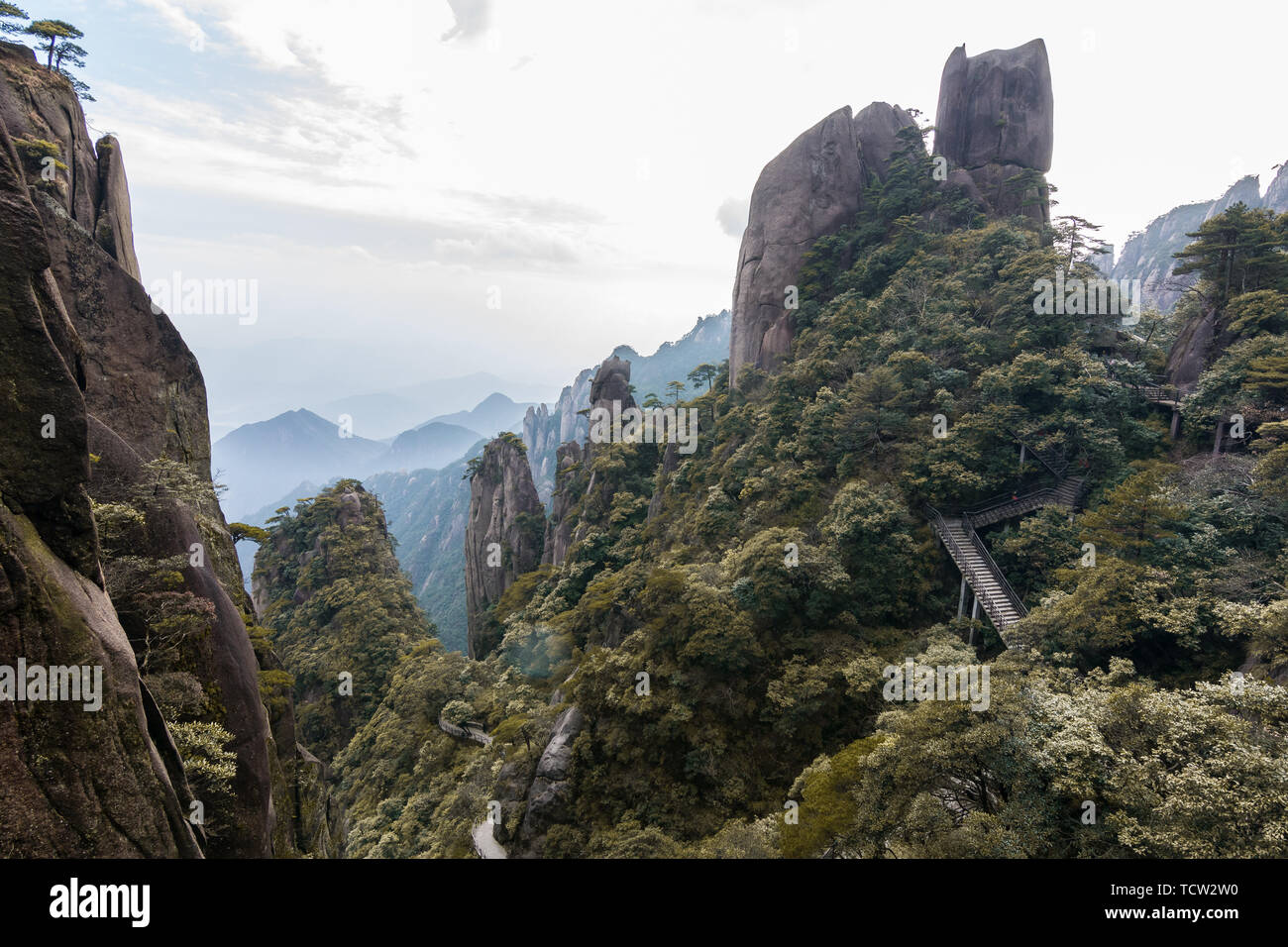 Jiangxi mountains and peaks hi-res stock photography and images - Alamy