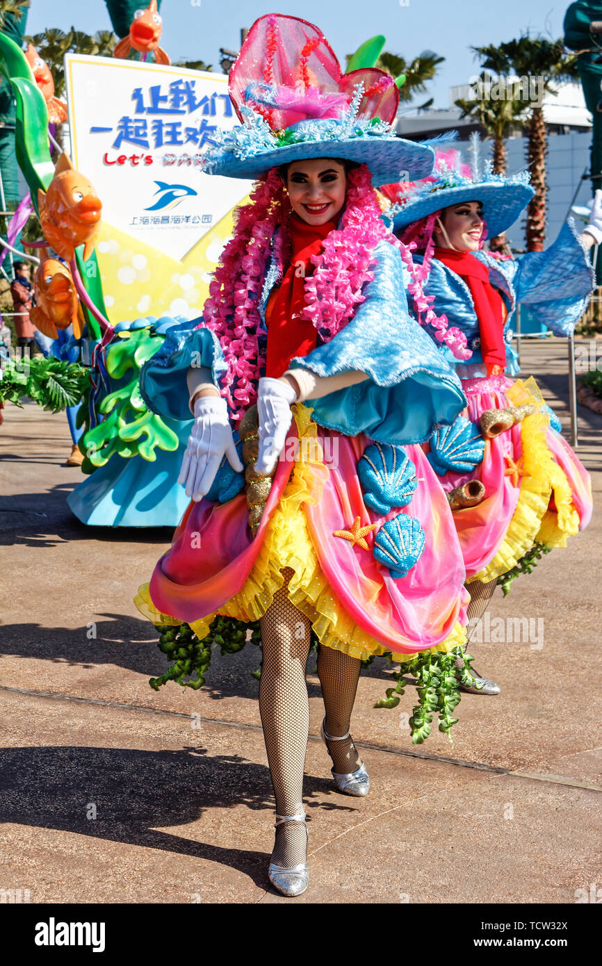 Shanghai Haichang Ocean Park float parade Stock Photo - Alamy