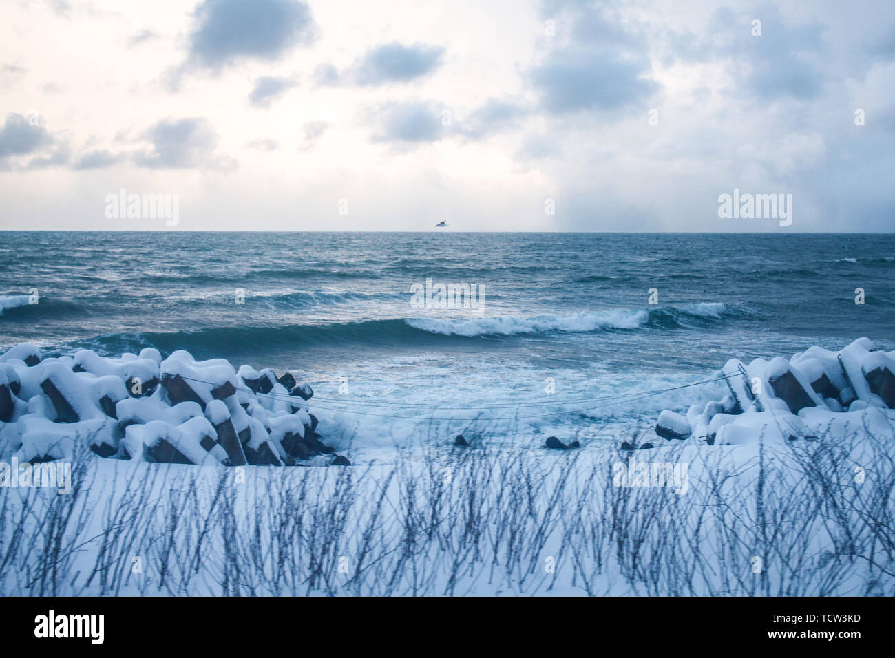 Seaside snowing hi-res stock photography and images - Alamy