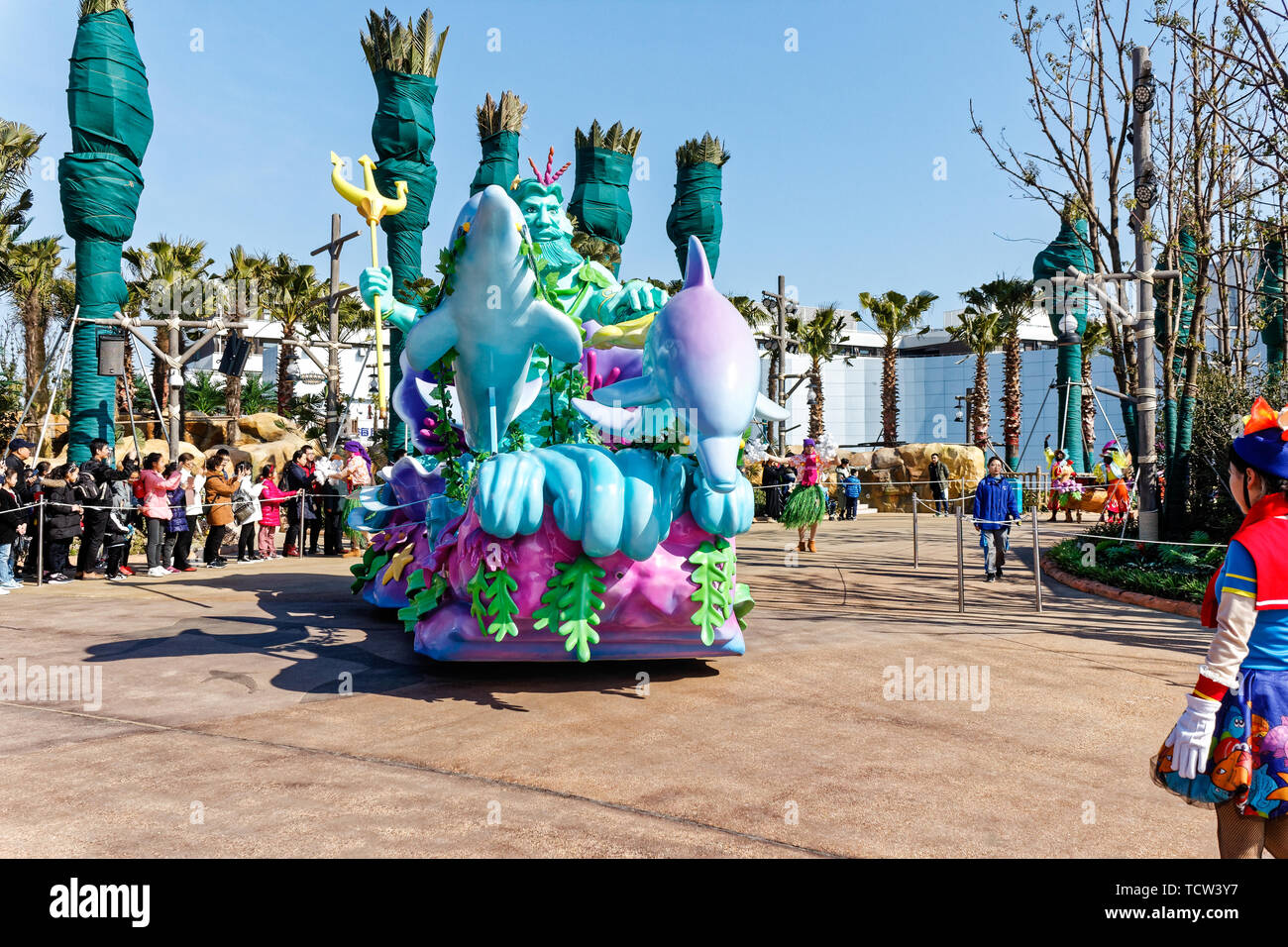 Shanghai Haichang Ocean Park float parade Stock Photo - Alamy