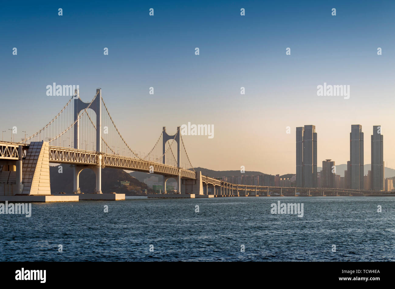 Gwangandaegyo diamond suspension bridge hi-res stock photography and ...