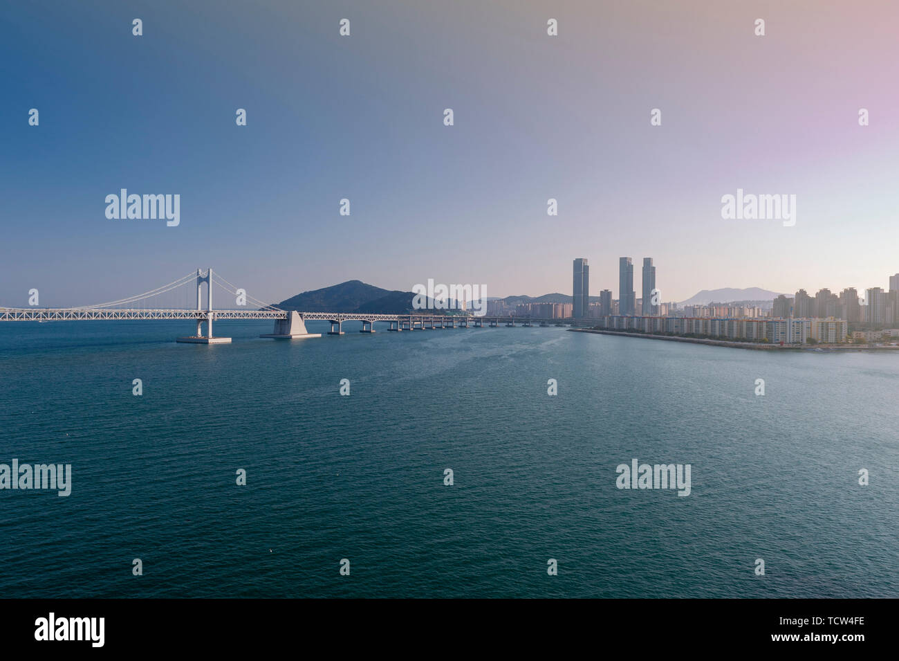 Scenic view of Busan Gwangandaegyo Bridge (Diamond Bridge), a ...
