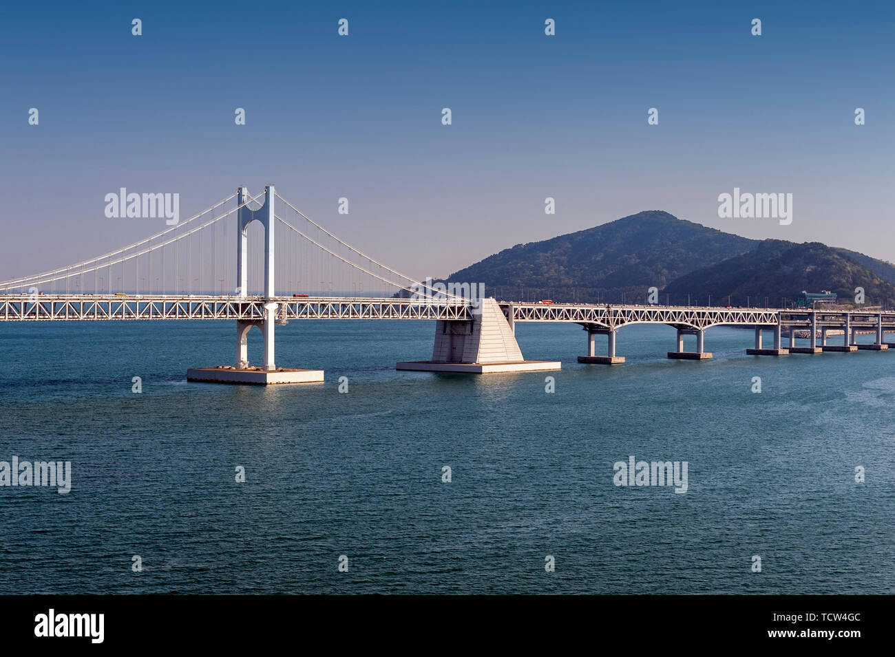 Scenic view of Busan Gwangandaegyo Bridge (Diamond Bridge), a ...