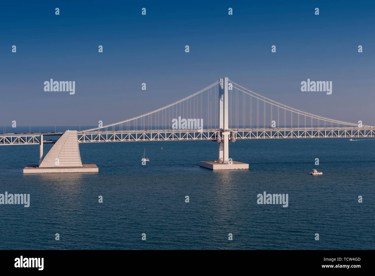 Scenic view of Busan Gwangandaegyo Bridge (Diamond Bridge), a ...