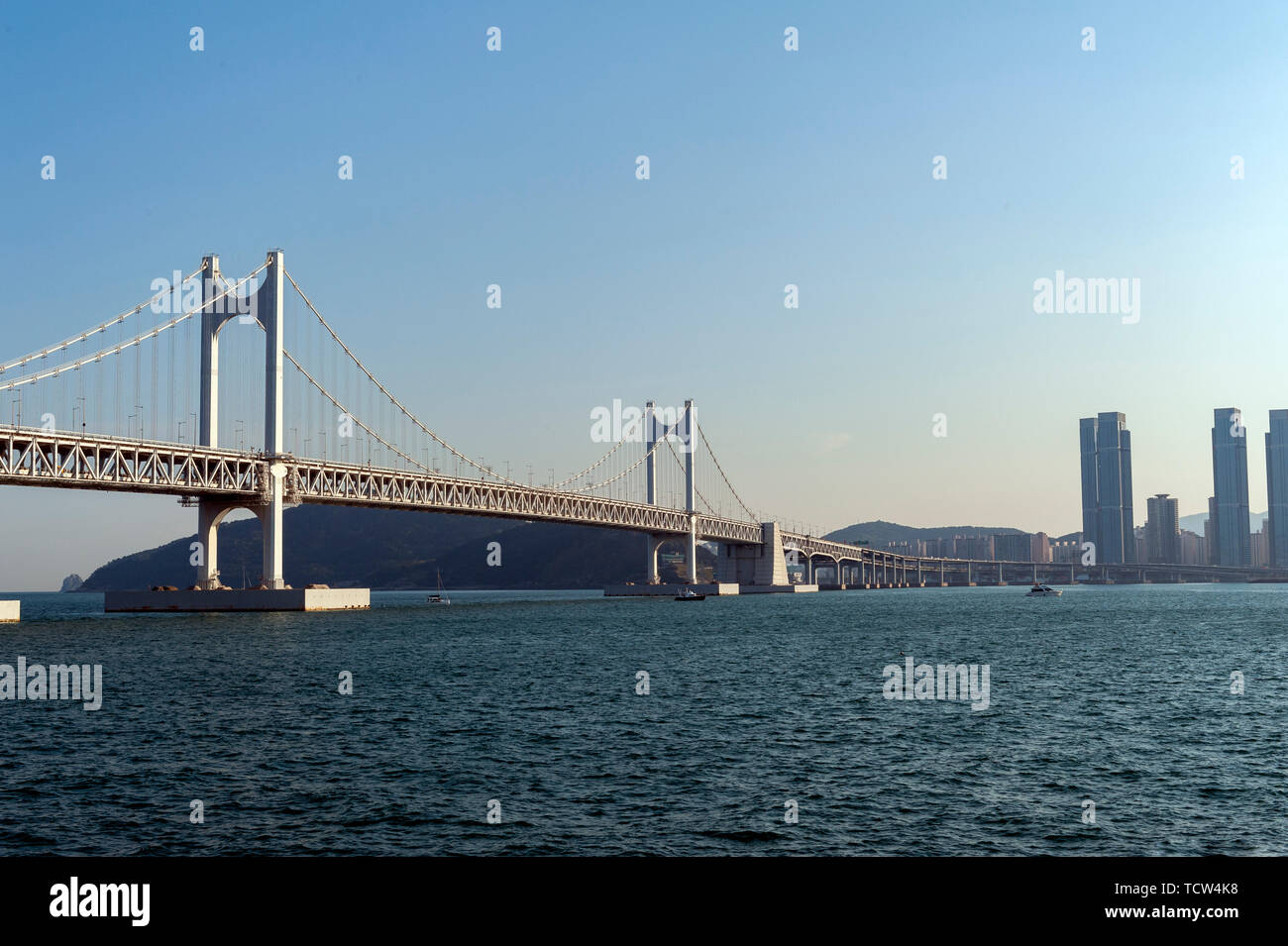 Scenic view of Busan Gwangandaegyo Bridge (Diamond Bridge), a ...