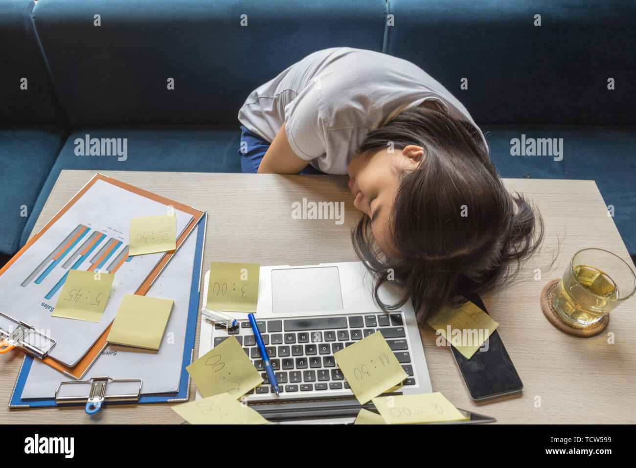 Fall asleep hi-res stock photography and images - Alamy
