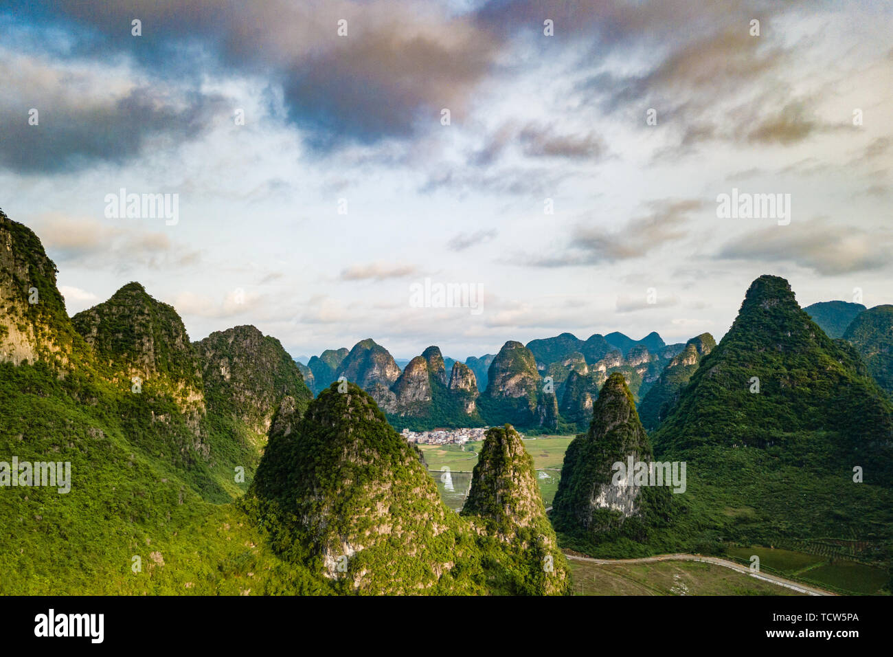 Ten li gallery hi-res stock photography and images - Alamy