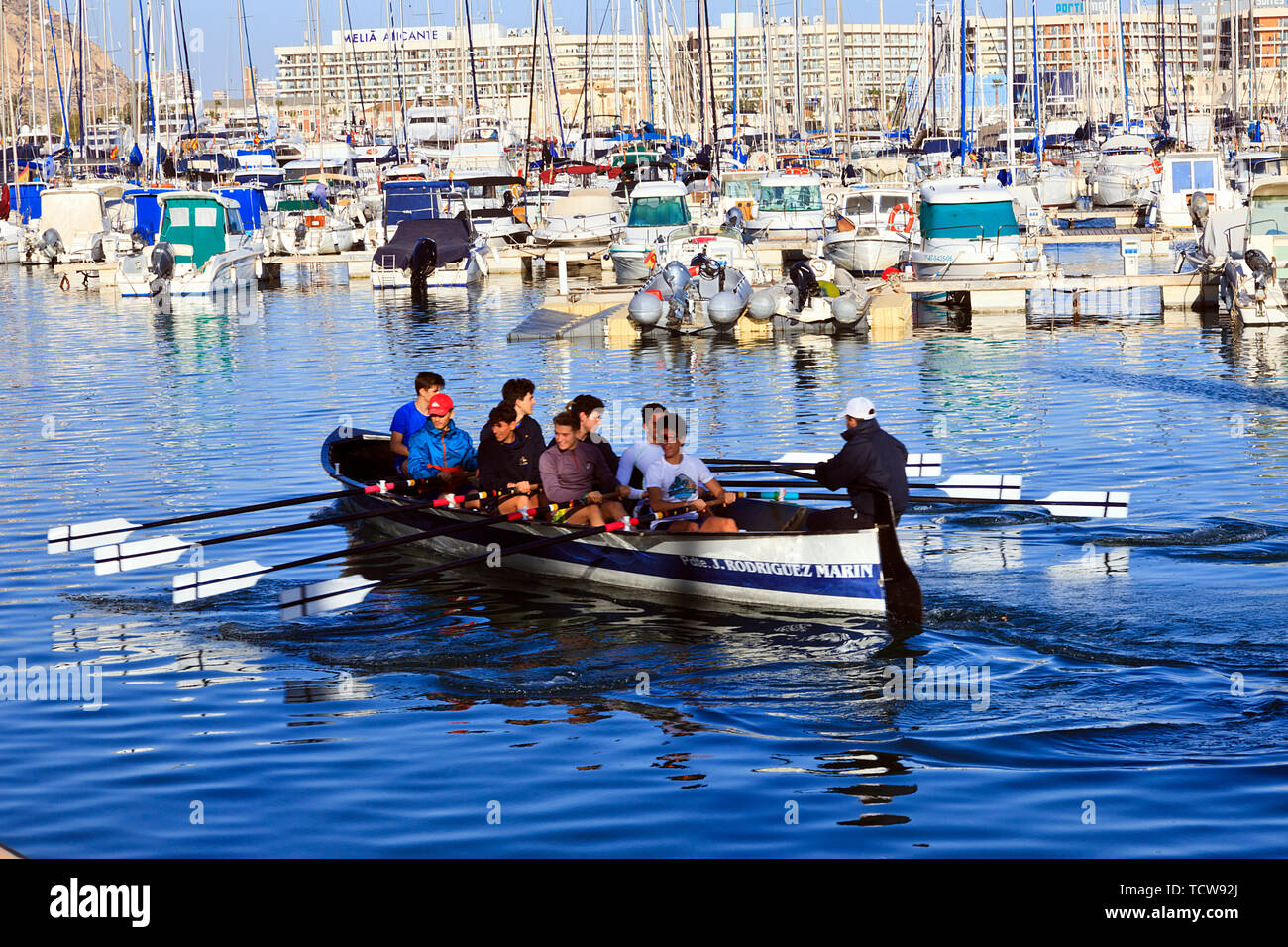 8 man rowing team hi-res stock photography and images - Alamy