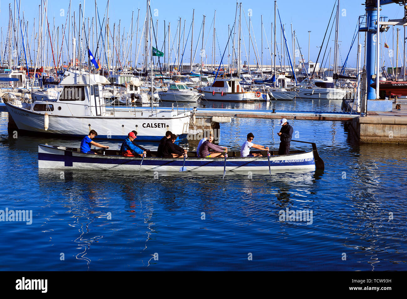 8 man rowing team hi-res stock photography and images - Alamy