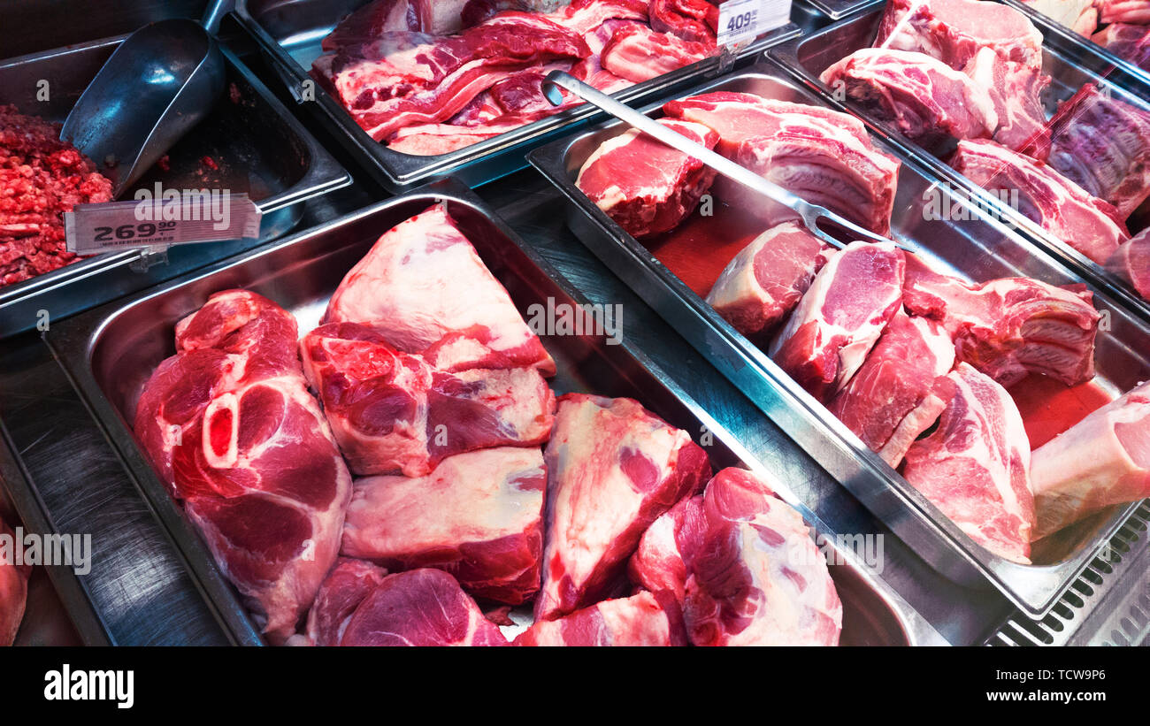 Tray fresh minced meat butcher hi-res stock photography and images - Alamy