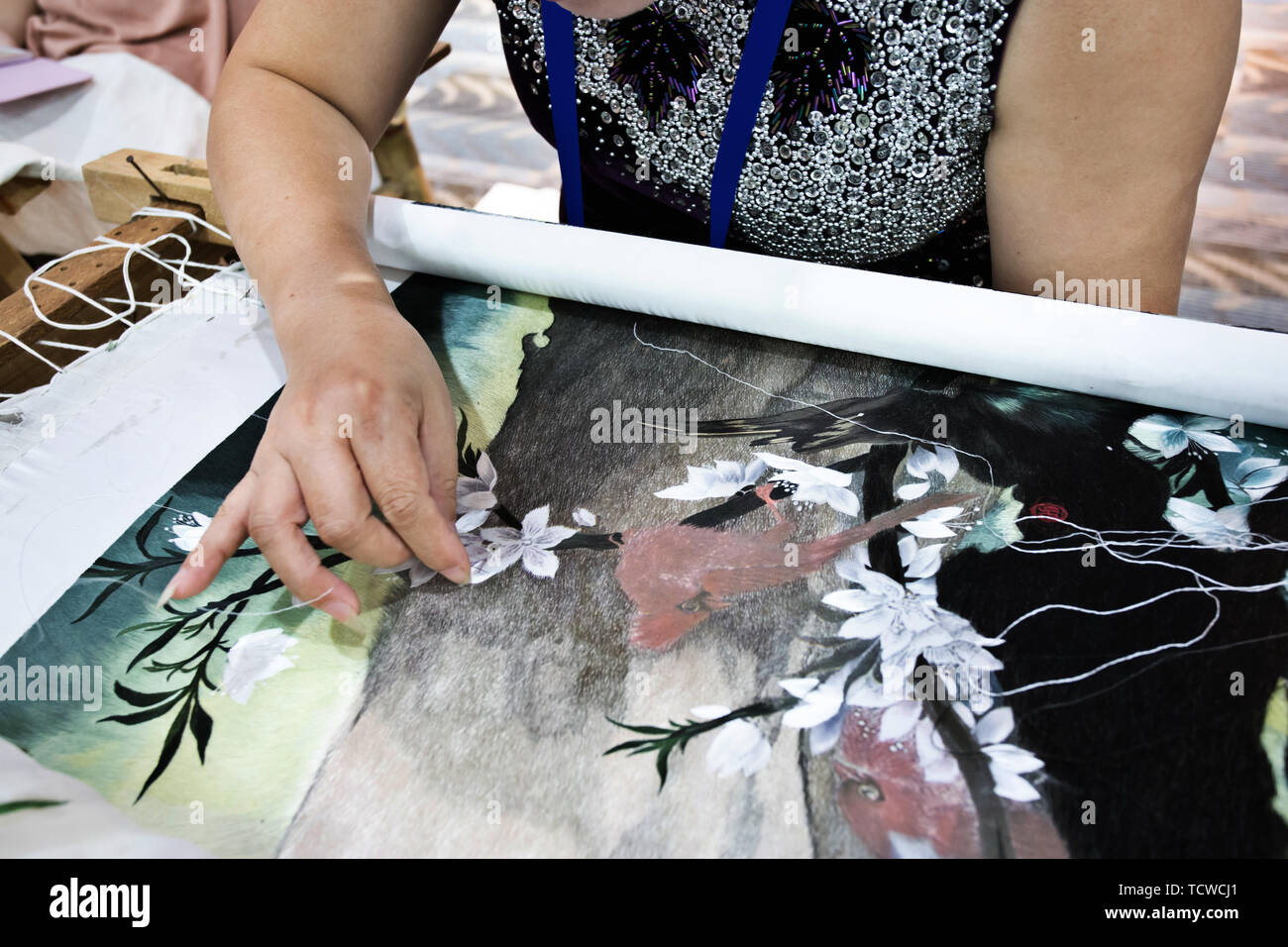 Hand embroidering hi-res stock photography and images - Alamy