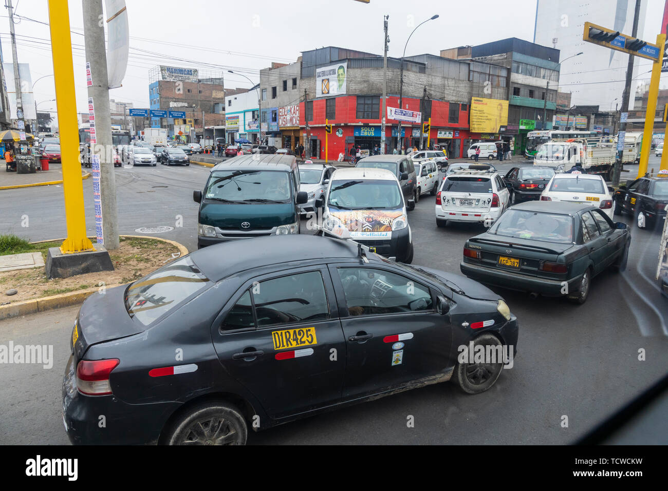 Traffic in lima peru hi-res stock photography and images - Alamy