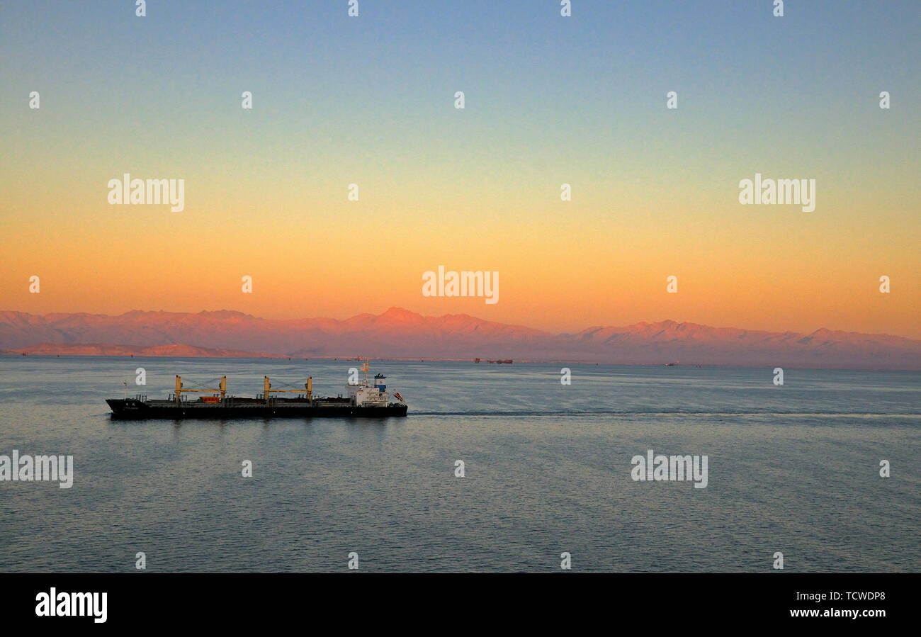 gulf of suez, egypt - j2015.01.05: the geared bulkcarrier spring breeze ...