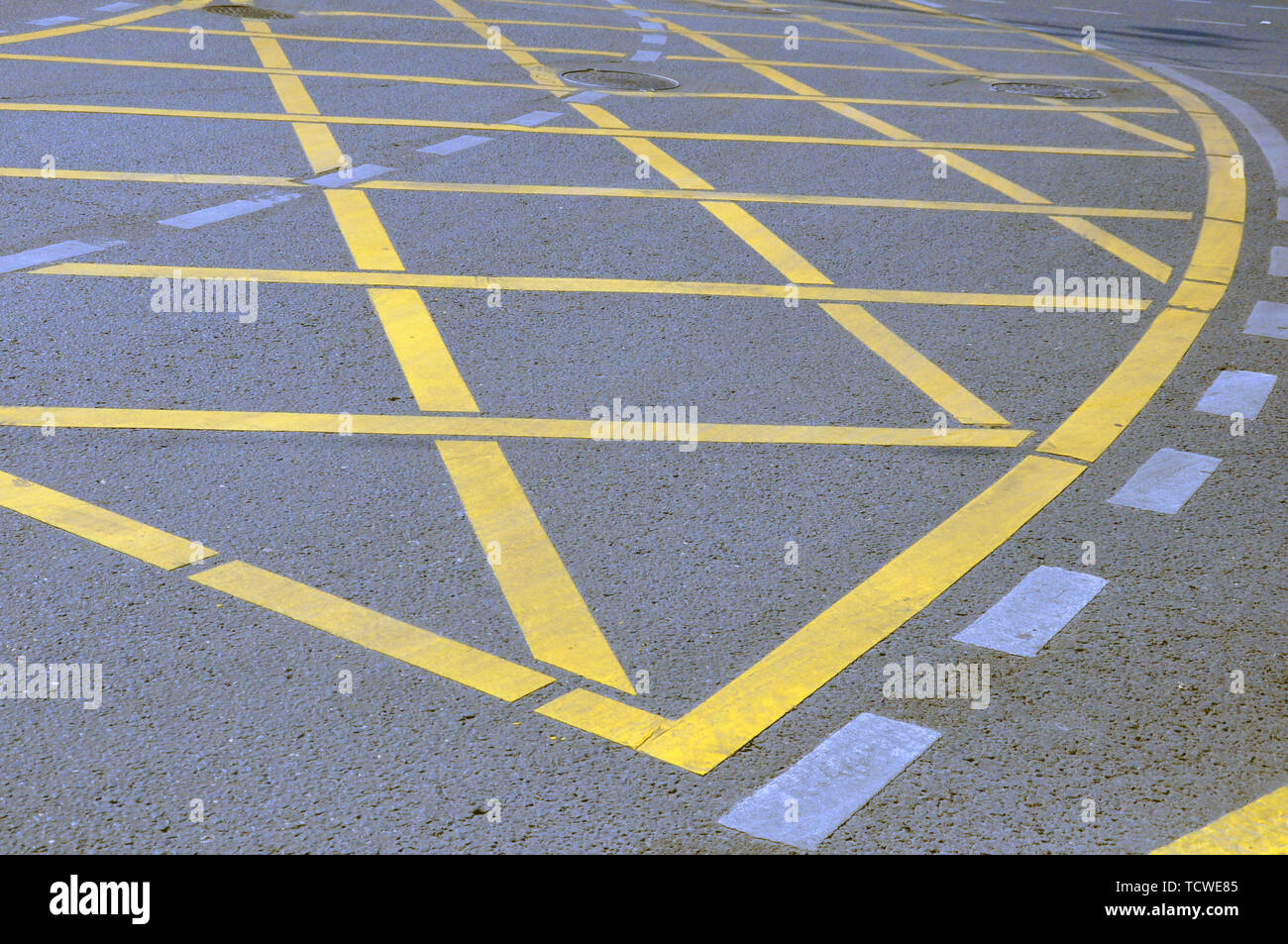 NNo Parking Yellow Cross Zone Sign On The Road, Asphalt Surface Stock ...