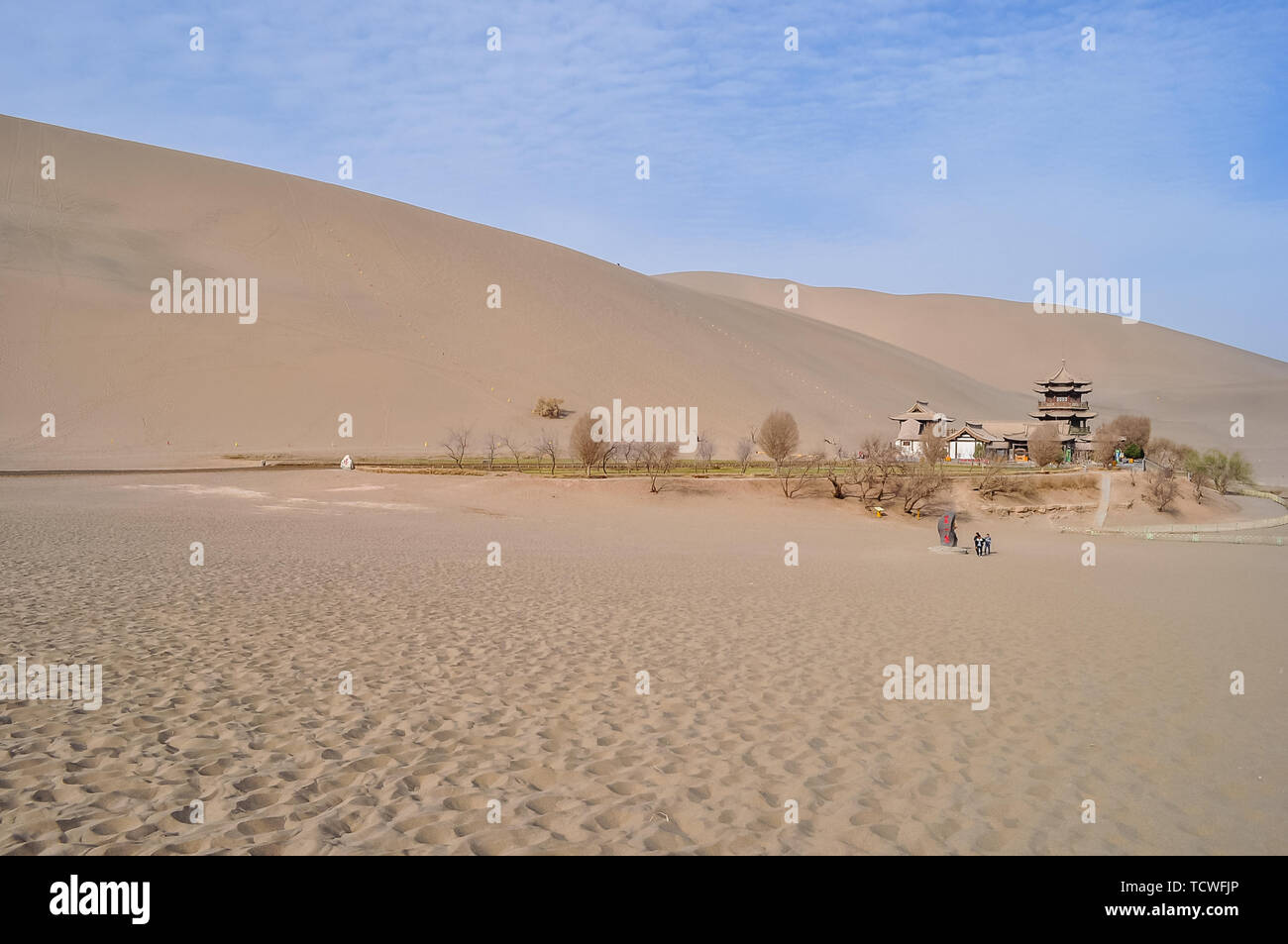 Crescent Spring in Mingsha Mountain, Dunhuang, Gansu Province Stock ...
