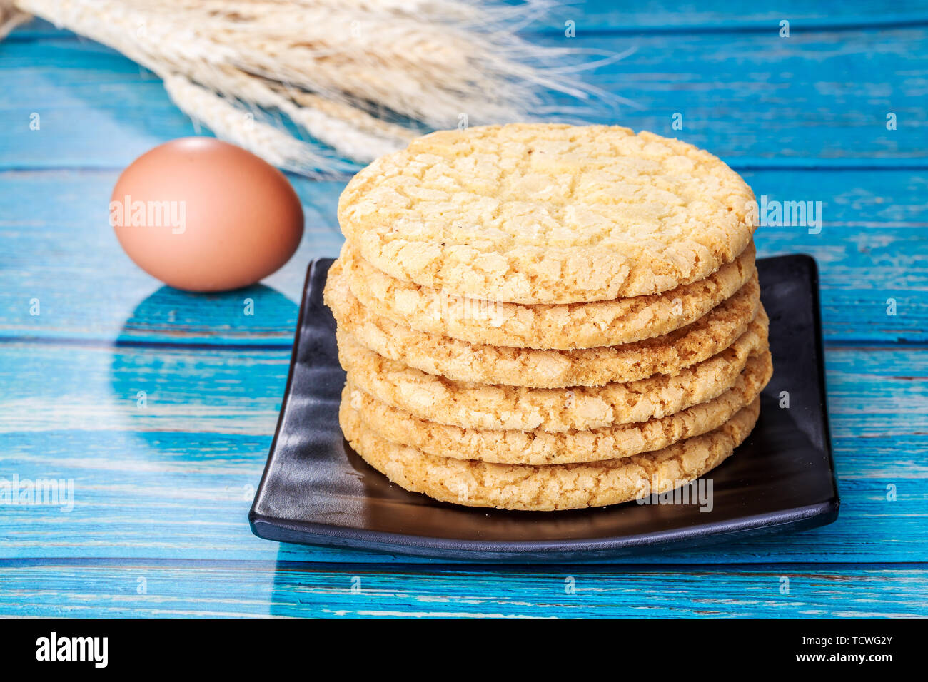 Peach crisps hi-res stock photography and images - Alamy