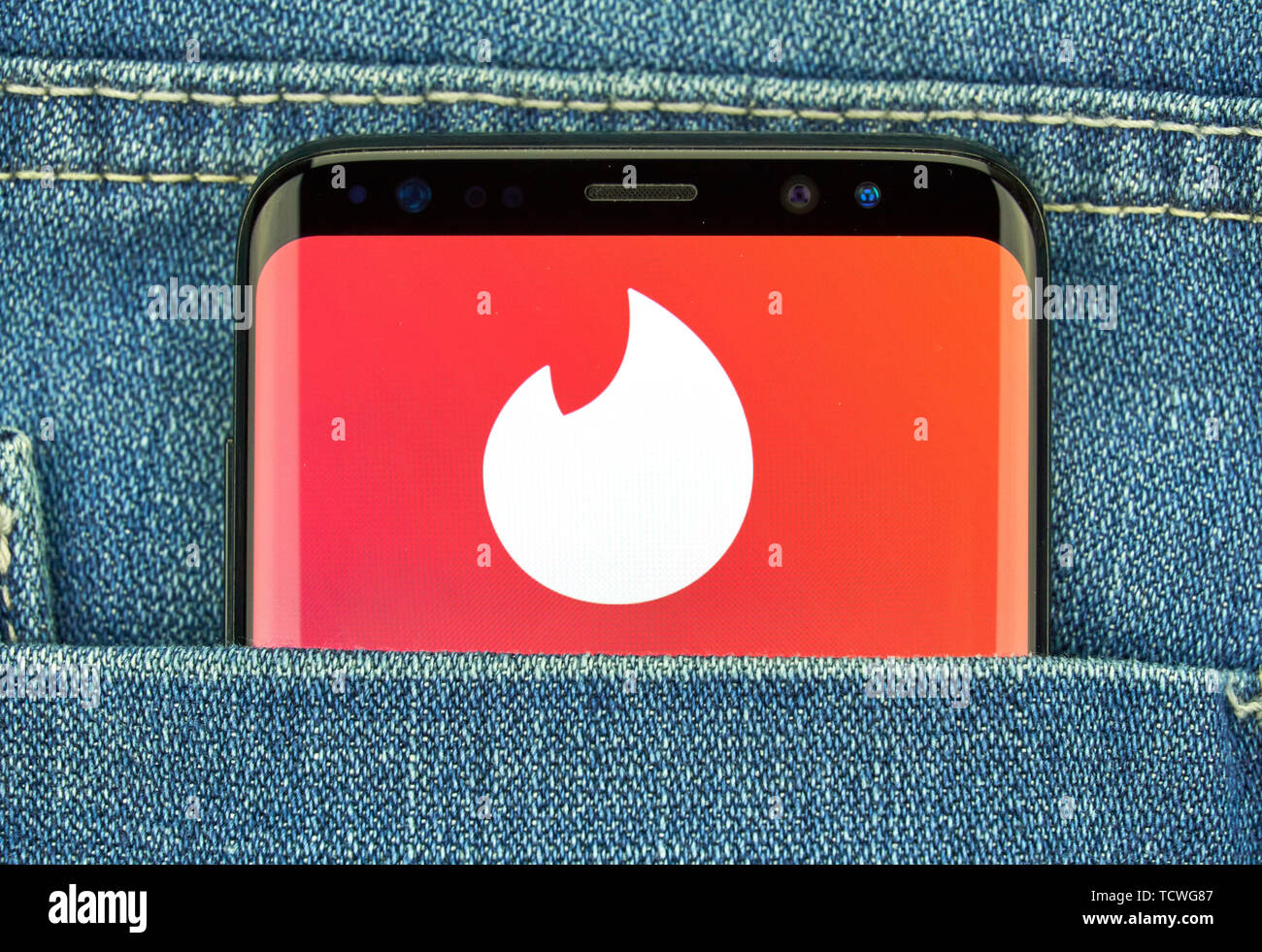 Tinder logo hi-res stock photography and images - Alamy