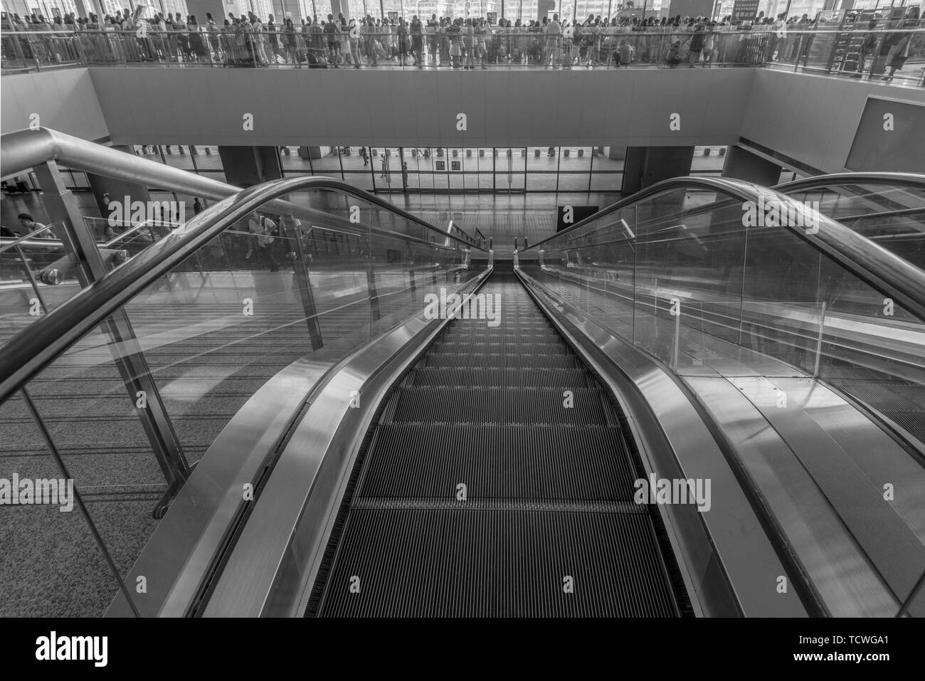 Empty elevator hi-res stock photography and images - Alamy