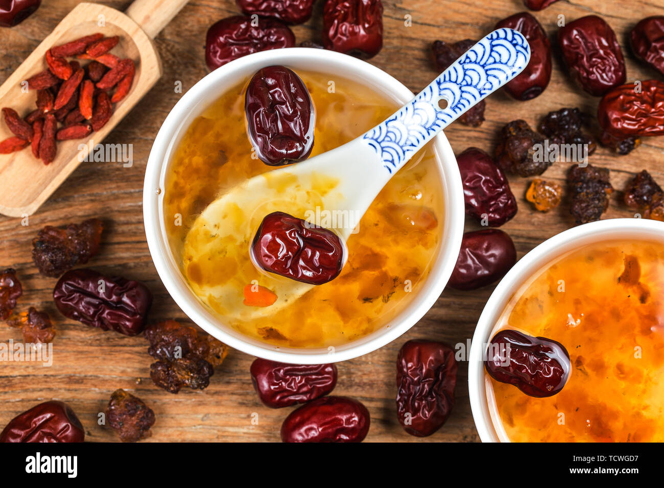 Peach gum hi-res stock photography and images - Alamy